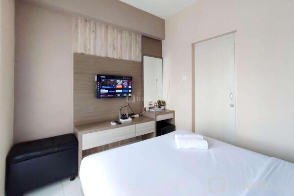 Comfortable And Modern 1br Without Living Room At Amartha View Apartment By Travelio - Tugu