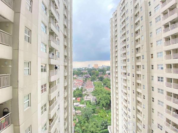 Classy Chic Studio Room At Apartment Parahyangan Residence Bandung By Travelio - Bandung