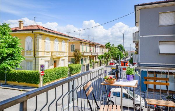 Awesome Apartment In Viareggio - Viareggio