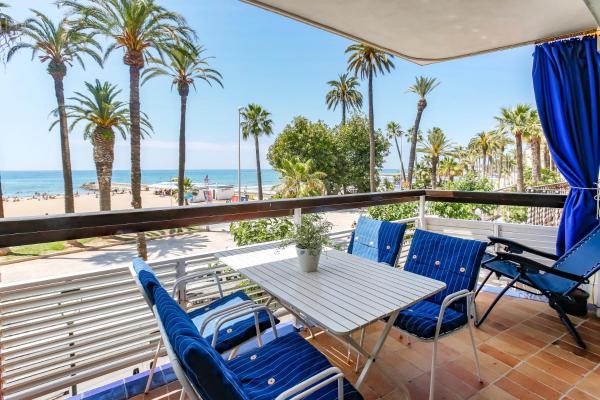 Penelope Apart - Sitges