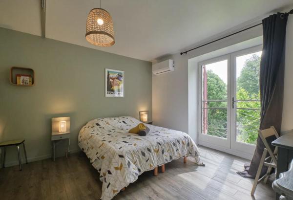 Gîte De Charme Entre Campagne Et Montagne - Saint-Chef