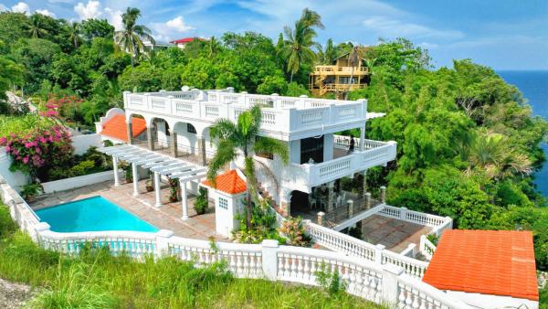 Casa Del Faro - Puerto Galera