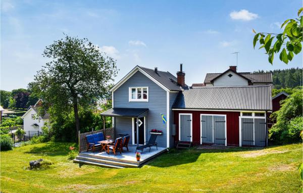 Lovely Home In Sommen With Kitchen - Östergötlands län