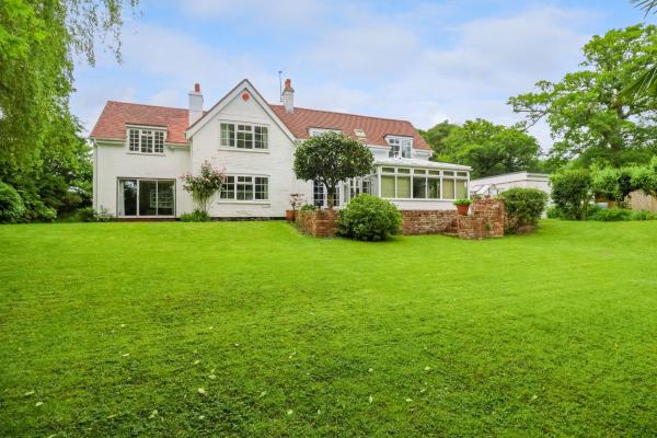 Flexford Mill Cottage - Barton on Sea