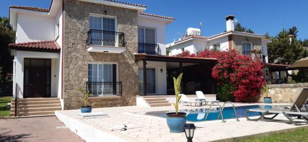 Hillside Villa With Sea Views - Kyrenia