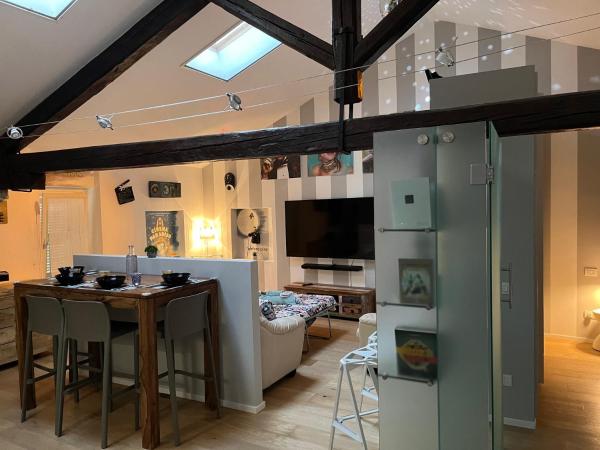 Loft Con Parcheggio Privato In Centro - Movie Loft Art - Marken