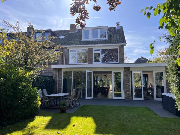 Villa Cosy Central Incl Jacuzzi Near Trainstation, Beach And City - Zandvoort