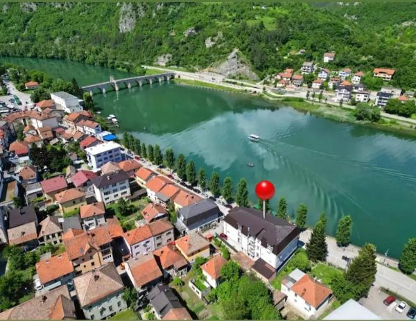 Aluna 3 - Bosnia and Herzegovina