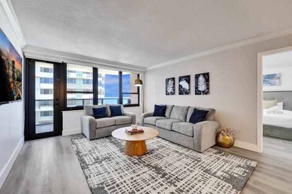 Breathtaking Resort Condo W Beach Service Unit 908 - South Beach, FL