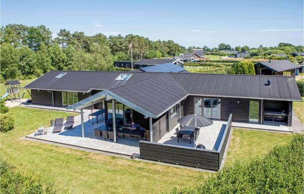 Pet Friendly Home In Hadsund With Wifi - Denmark