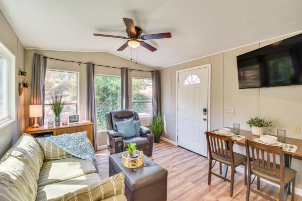 La Grange Home With Covered Patio And Gas Grill! - California