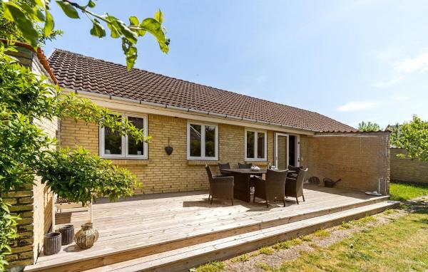 Gorgeous Home In ØStermarie With Wifi - Bornholm