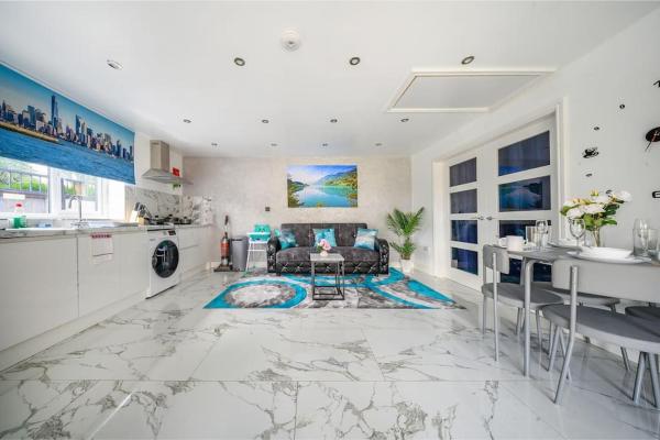 16fm For Your Relaxed & Cosy Stay With Free Parking And Free Wifi - Leeds