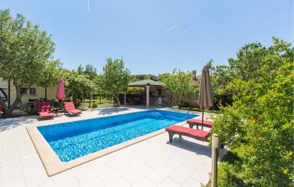 2 Bedroom Beautiful Home In Pula - 풀라