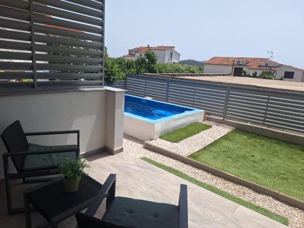 Apartments Relax - Rogoznica