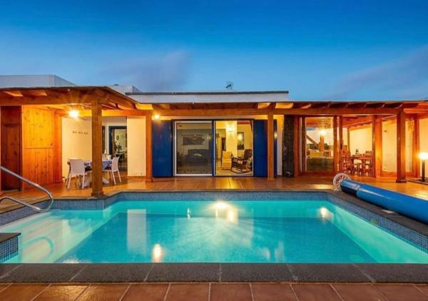 Villa Maiteren Etxea- 4 Beds Property With Private Pool - Playa Blanca