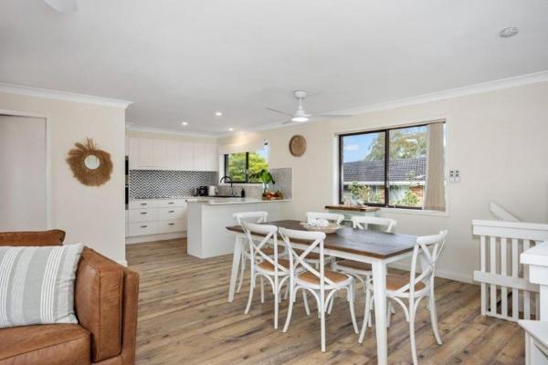 Free Night On Us This Winter At Coastal Villa Mollymook Beach - Mollymook