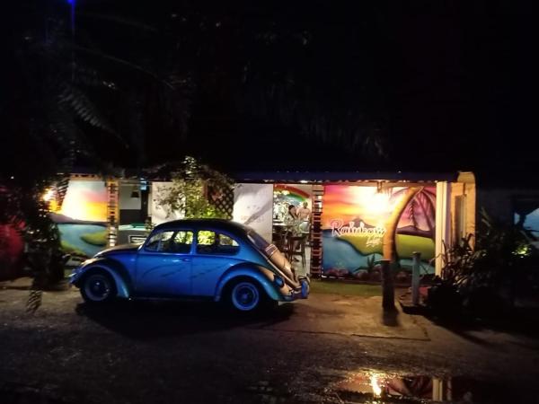 Rainbow Bed N Bfast - Pantai Cenang