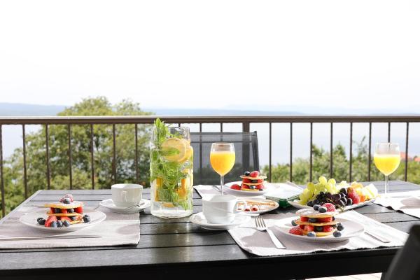 Apartments With Sea View - Crikvenica