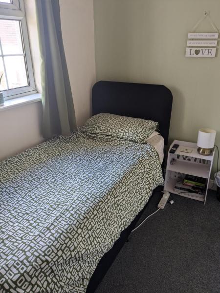 Small But Bright Single Room Not Far From City Centre - Derbyshire