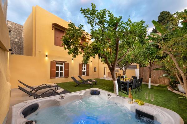 3-4 Bedrooms Villa In Old Town - Rhodes (Greece)