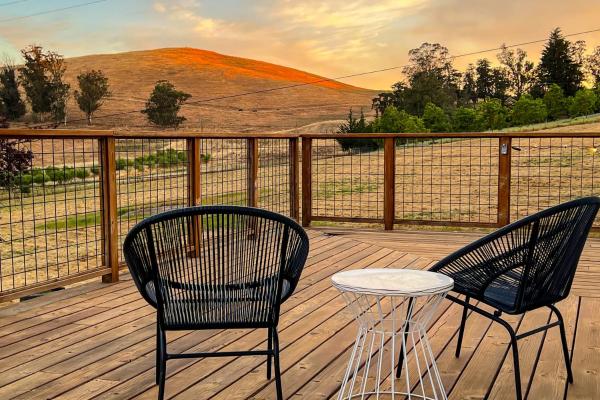 Penngrove Farmhouse Retreat - Napa Valley, CA