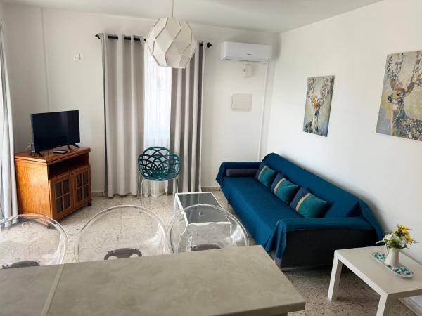 Kouppa 1 Room Flat Opposite Latsi Harbour Beach - Латхи