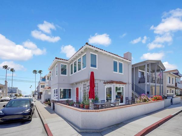 1101 W Bay Ave - Newport Beach, CA