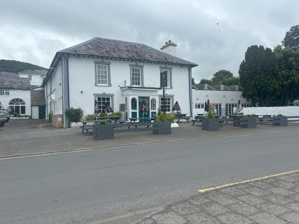 Feathers Hotel Bar And Restaurant - Aberaeron