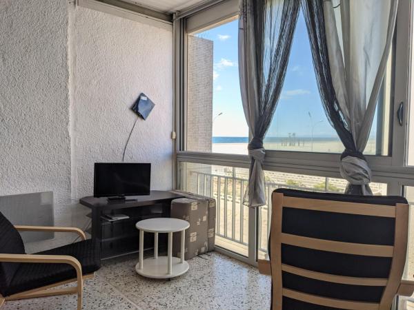 T2 Front De Mer Vu Latérale, 4 Pers, Parking, Proche Plage Et Animations - Fr-1-797-16 - Port-la-Nouvelle