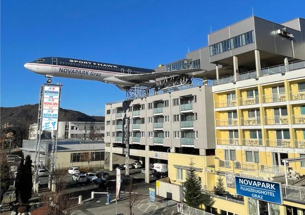 Novapark Flugzeughotel Graz - Graz
