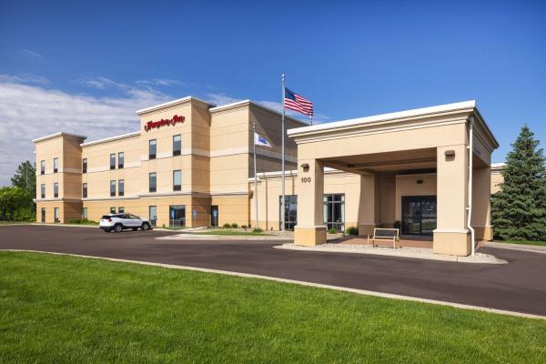 Hampton Inn Fairmont - Fairmont, MN
