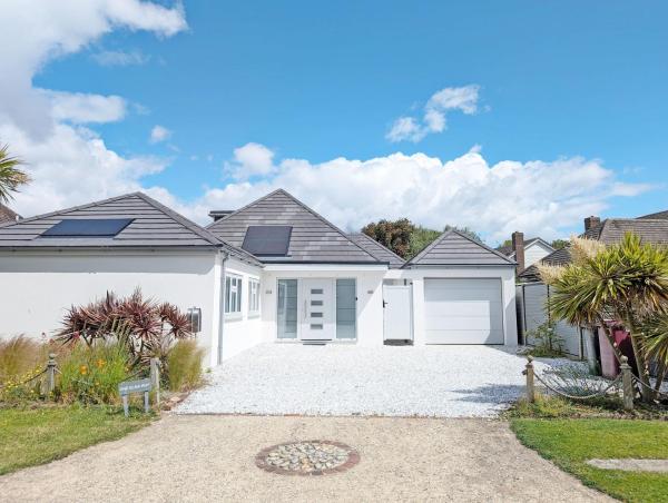 One Elms Way - Sleeps 8 - West Wittering - Emsworth
