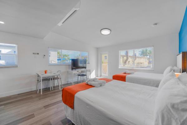 Spacious Studio With Balcony And Parking At The Beach -M46 - Miami Gardens, FL