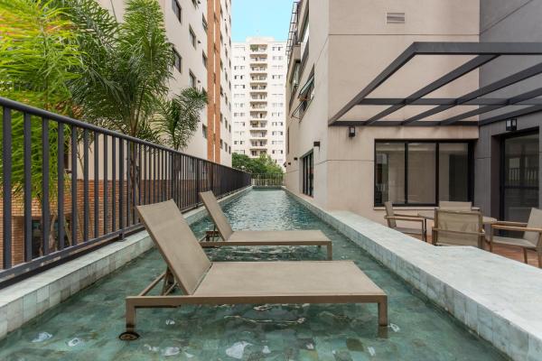 Pinheiros Best Location - Metro/pool/gym/laundry - São Paulo