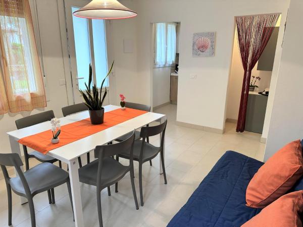 Beautiful Three-room Apartment On The Ground Floor Of A Villa With Garden - Lignano Riviera