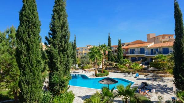 Regina Gardens - Modern 2 Bed Maisonette - Paphos