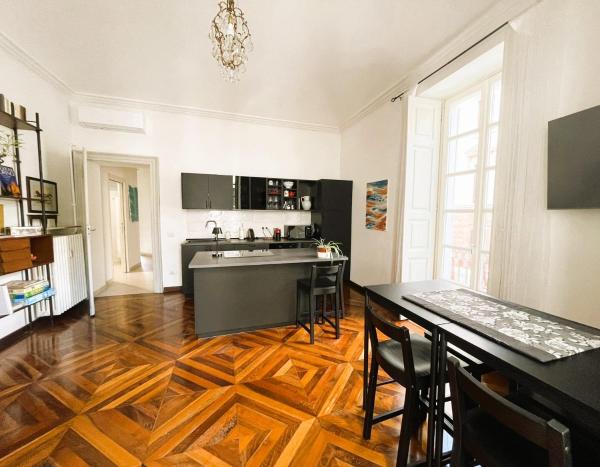 Emozione Torino - Affascinante, Silenzioso, In Palazzo D'epoca Pressi Piazza Solferino - Turin