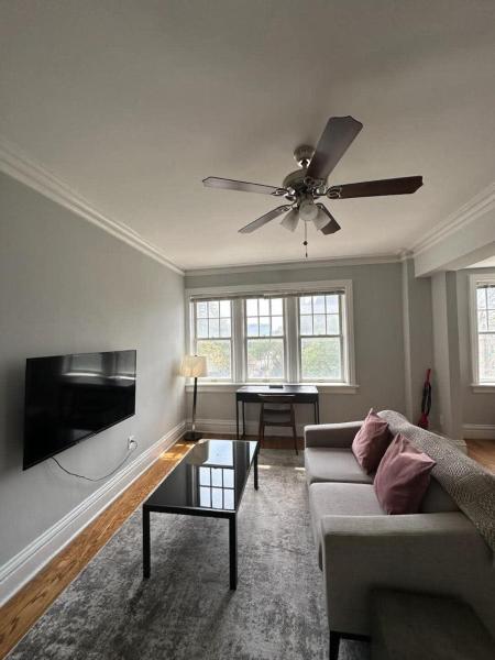 Cozy 1br With W&d And Parking Near Bjh Stl Zoo - Clayton, MO