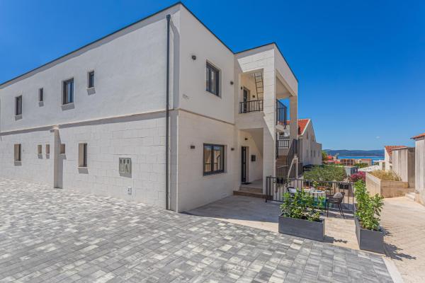 Apartments Ivan - Brela