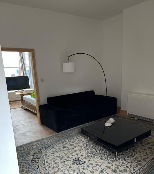 New Flat, Own Bathroom, Sitting Room & Large Bedroom - Walsall - Birmingham