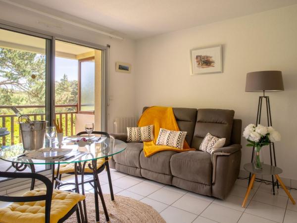 Apartment Les Terrasses Du Golf By Interhome - Saint-Michel-Chef-Chef