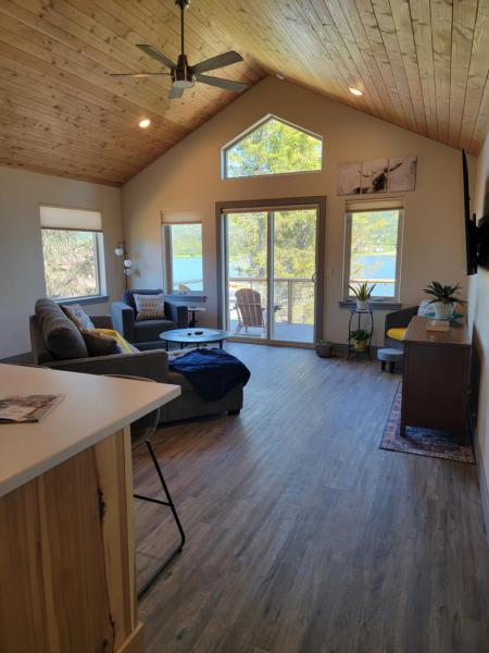 Lakeshore Lodging Suites - Homer, AK
