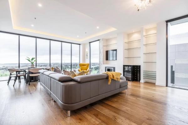 Opulent & Spacious Condo Overlooking Albert Park - Saint Kilda