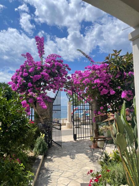 Beach Apartment - Hvar