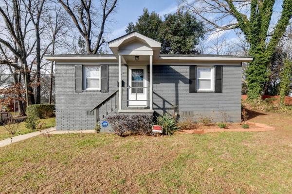 Renovated Charlotte Bungalow - 3 Mi To Downtown! - Northlake - Charlotte