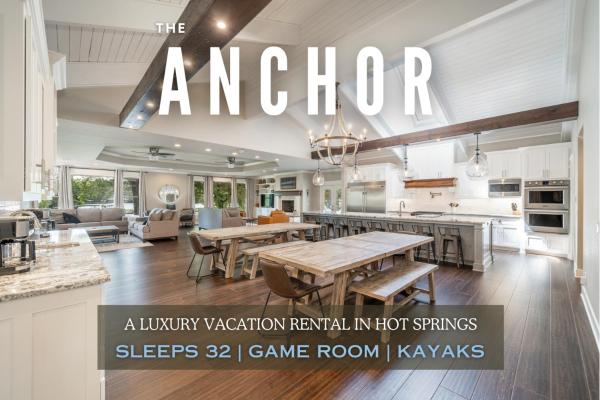 Stunning Luxury Lakefront Lodge! 8 Brs! Sleeps 32! - ホット・スプリングス, AR