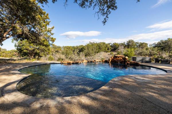 Unique Victorian Estate Pets Welcome Pool Bbq Picnic Privacy - Dripping Springs, TX