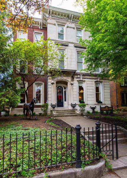 Dupont Mansion Bed & Breakfast - New Albany, IN