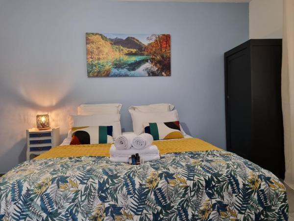 Quiet Apartment In A Green Setting - Nîmes